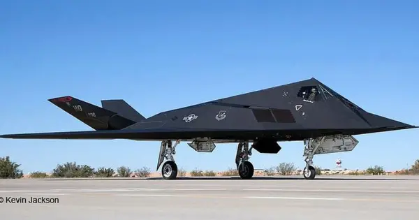 revell 03899 f-117 stealth fighter